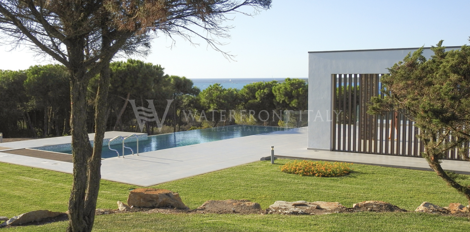 Seaside Estate – Waterfront Italy